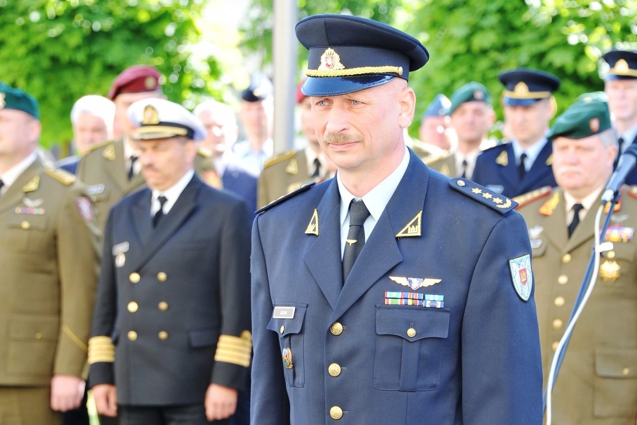 Pareigas pradėjo eiti naujasis Lietuvos kariuomenės Karinių oro pajėgų ...