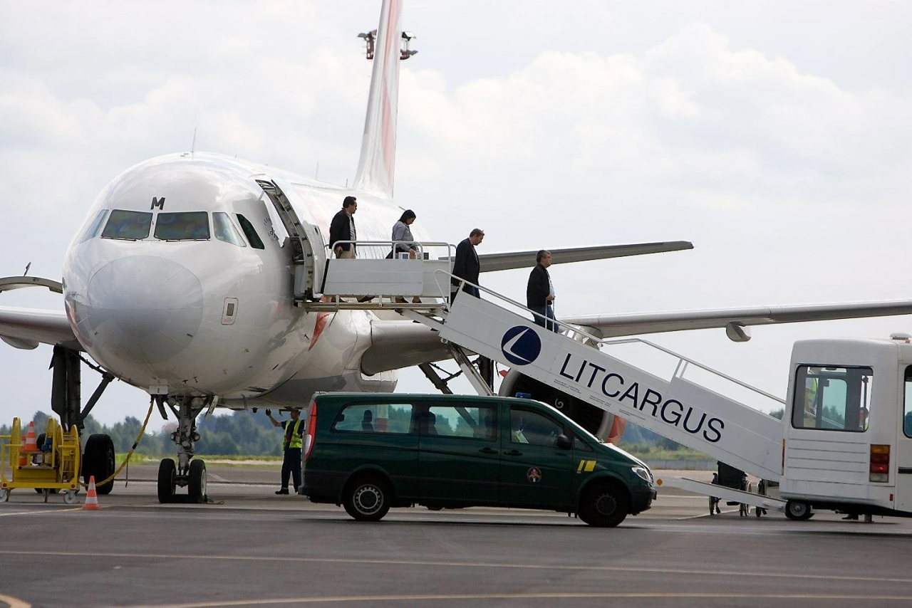 „Litcargus“ plečia darbuotojų gretas: kviečia tapti aviacijos ...